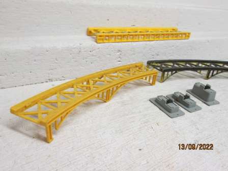 Scenery - HO / OO SCALE : LIMA : X2 CURVED BRIDGES + X1 STRAIGHT BRIDGE ...