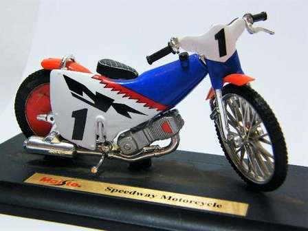 Models - Maisto Speedway Motorcycle model on stand - as per photo was ...