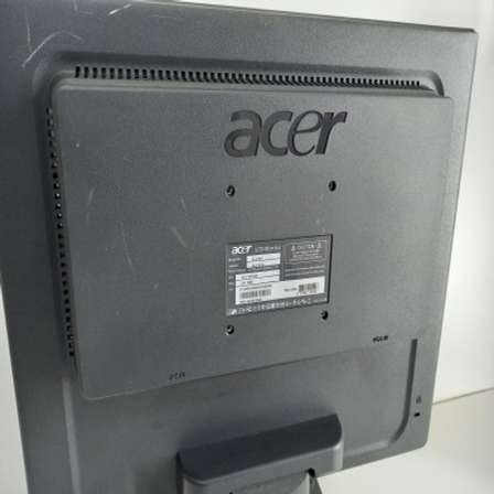 Monitors - Heritage Day Deals | FREE POWER & VGA CABLE | Silver 17-inch ...