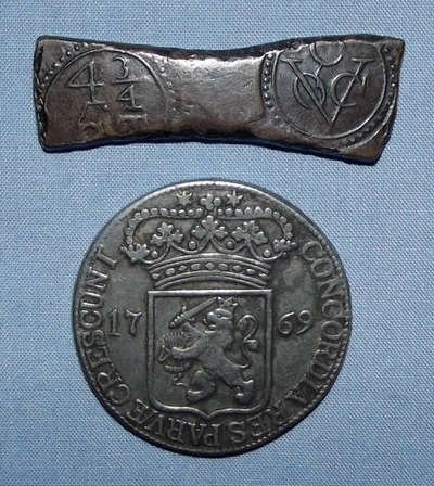 Tokens - 2 Old Van Riebeeck Replika Tokens was sold for R50.00 on 9 Oct ...