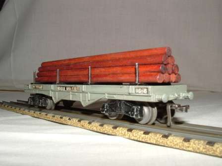 Rolling Stock - Two Hornby Dublo Bogie Bolster Wagons with load. was ...