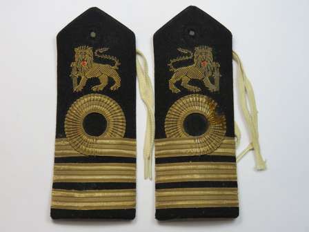 South African Navy - Pair of SA Navy Commander rank epaulettes was ...