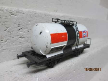 Rolling Stock - HO SCALE : LIMA : GULF TANKER was sold for R30.00 on 28 ...