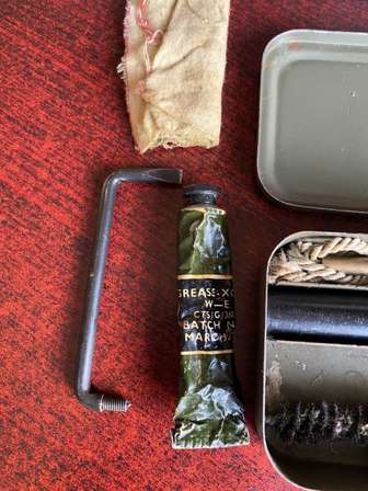 Other War Memorabilia - RHODESIAN FN CLEANING KIT-COMPLETE WITH SIGHT ...