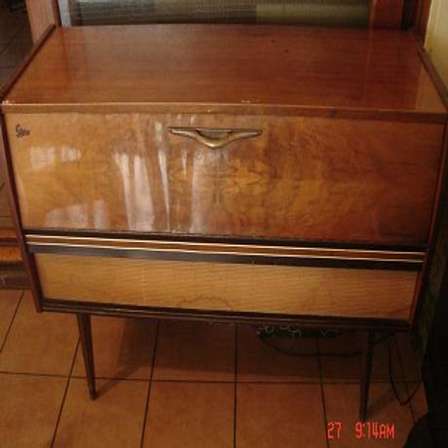 Other Antiques & Collectables - OLD PHILIPS RADIOGRAM was sold for R51 ...