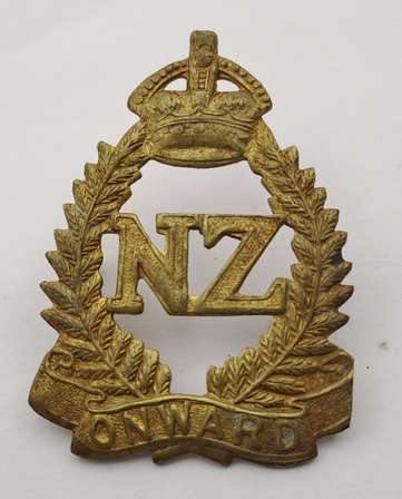International Badges & Insignia - WWII New Zealand Onward Cap Badge ...