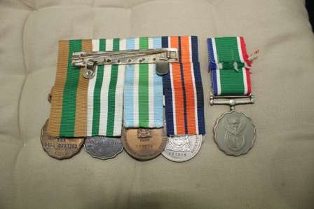 SADF & SANDF - SA Navy medals, badges and uniform - all R 2000!....see ...