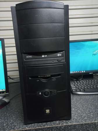 PC Desktops & All-in-Ones - Intel(R) Core(TM) i7 PC 12GB Ram, 2GB ...