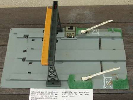 Rolling Stock - LIMA HO SCALE - OVERHEAD GANTRY SIGNAL WITH LEVEL ...