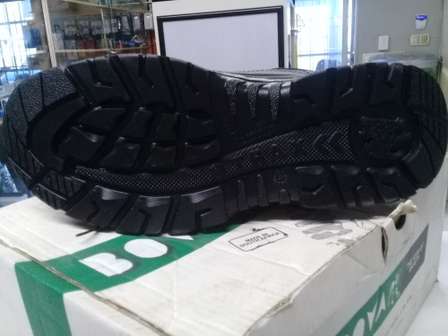 Boots - BOVA men's safety boots was sold for R190.00 on 13 Sep at 09:26 ...