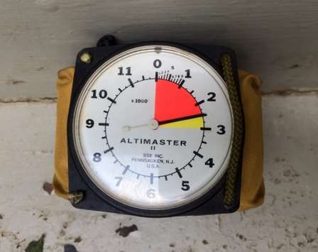 Kit - 1980s SADF era Recce used Alti-Master wrist mounted HALO ...