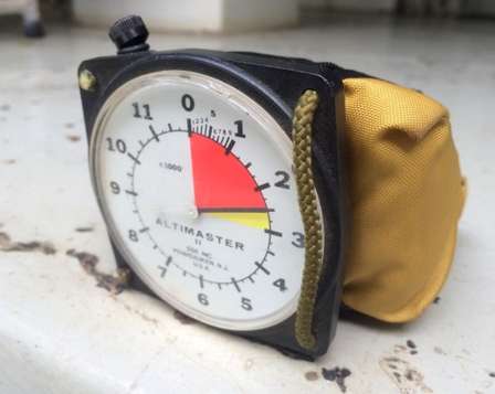 Kit - 1980s SADF era Recce used Alti-Master wrist mounted HALO ...