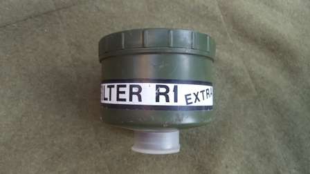 Kit - scarce and rarely seen old SADF era (ICN nr for SADF) green gas ...