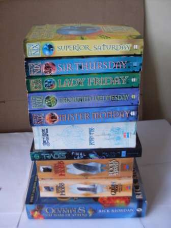 Other Antiques & Collectables - POPULAR BOOKS TO READ HERE ..GARTH NIX ...