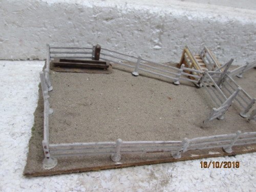 Scenery - HO SCALE : CATTLE / LIVESTOCK LOADING YARD - LOT 984X was ...