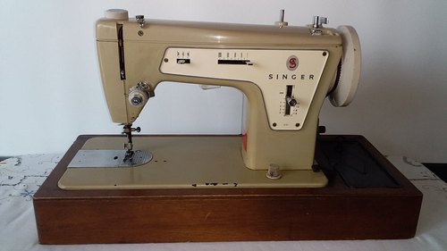 Sewing Machines & Overlockers - Singer 237 - Sewing Machine with Foot ...