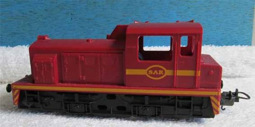 Railway - SAR SMALL SHUNTER DIESEL UNIT 0-4-0 by LIMA in HO SCALE was ...