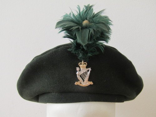 Headgear - Original vintage Irish Guards Beret with badge, excellent ...