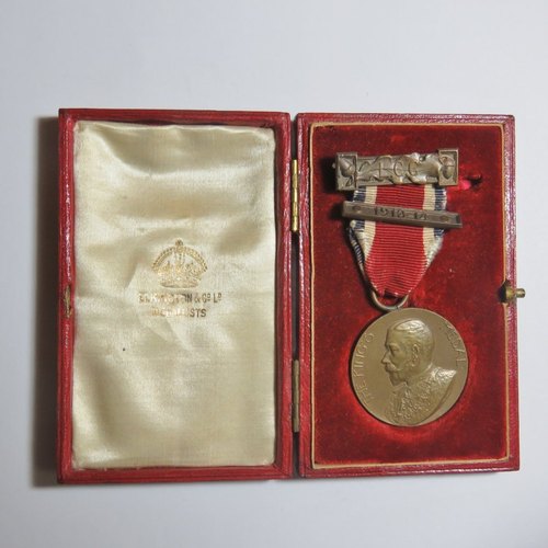Other Medals - 1913-14 The King's medal awarded to E.Cook in box was ...