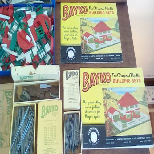 Vintage Toys - (Circa 1948 - 1959) 2 x Bayko Building Sets No 0 & 3 ...