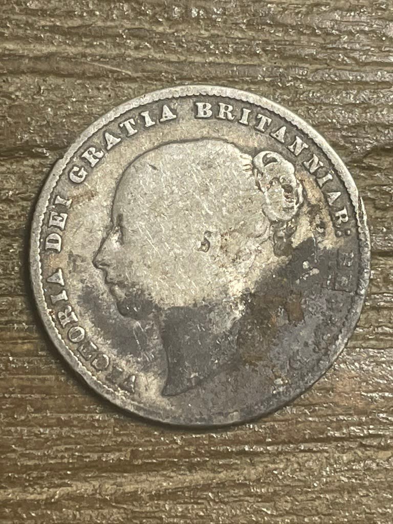 Great Britain - 1860 *** British Shilling *** These coins are hot on ...