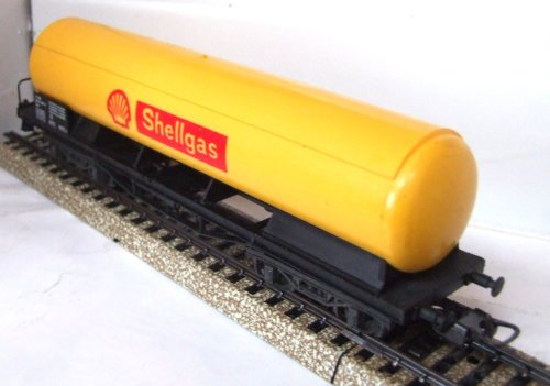 Rolling Stock - LIMA HO: SHELLGAS Tanker Wagon in good un-boxed ...