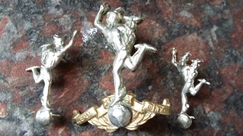 South African Army - SADF - SA SIGNALS CORPS CAP AND COLLAR BADGE SET ...