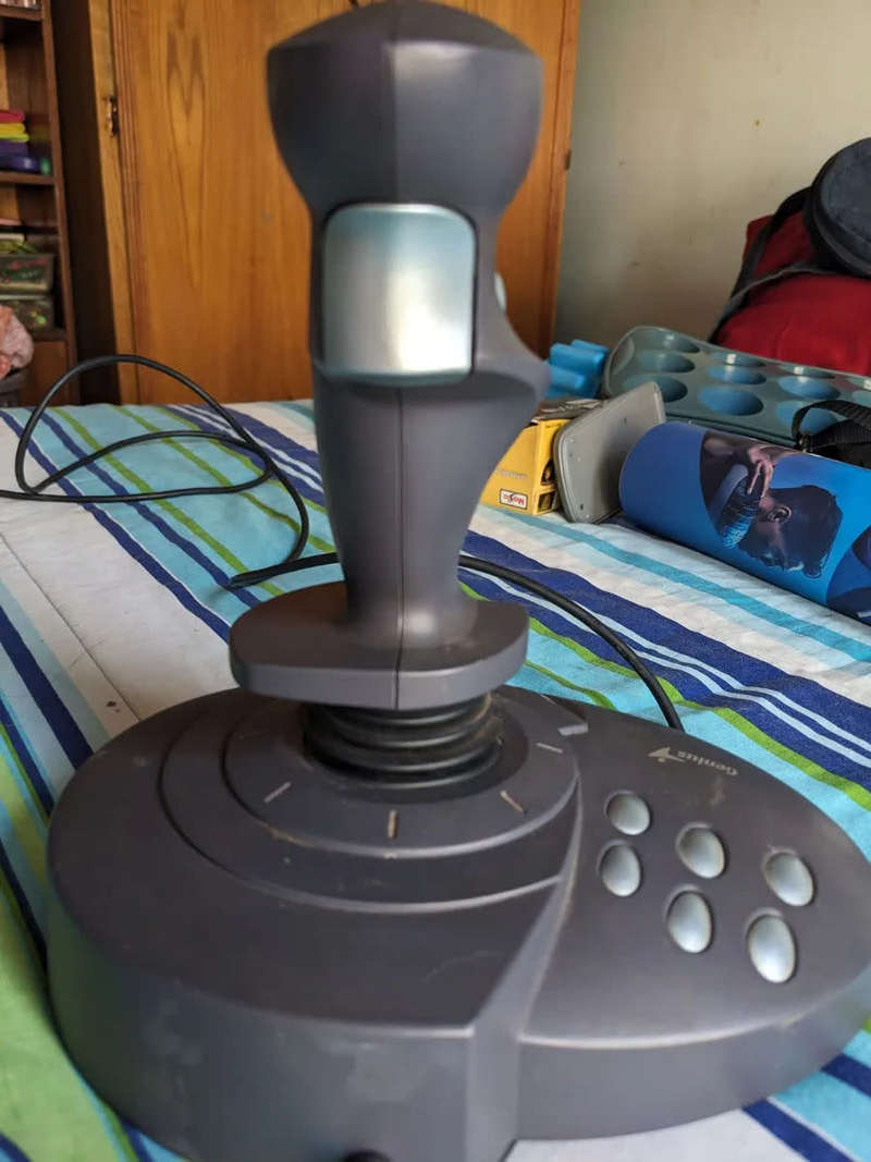 Joysticks - Genius MaxFighter F-31U flight simulator joystick ...