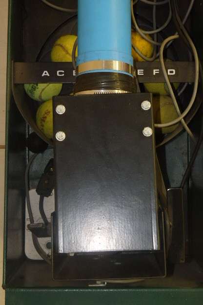 Rackets - A STUNNING SOUTH AFRICAN MADE "KANON" TENNIS BALL MACHINE ...