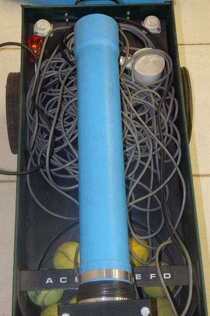 Rackets - A STUNNING SOUTH AFRICAN MADE "KANON" TENNIS BALL MACHINE ...