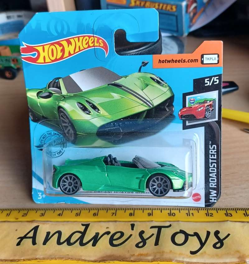 Models Hotwheels ~ Hw Roadsters ~ 17 Pagani Huayra Roadster ~ Carded