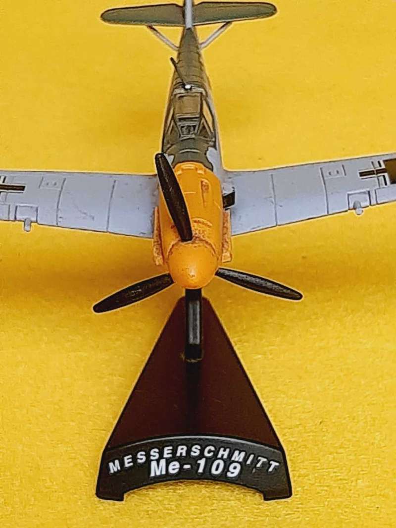 Flight - Messerschmitt ME 109 scale model on stand for sale in Witbank ...