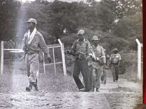 Photos - RHODESIA - `TERRS` COMING INTO `PAPA` ASSEMBLY POINT ...