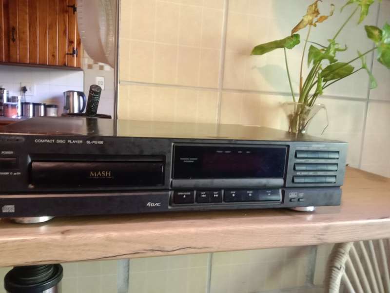 Hi-Fi Systems - Technics Mash CD player SL PG100 for repair or parts ...