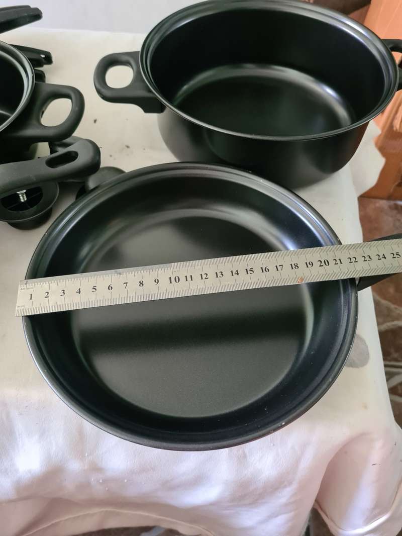 Pots - 13 PIECE COOKWARE SET(NON-STICK) was sold for 271.00 on 6 Mar at ...