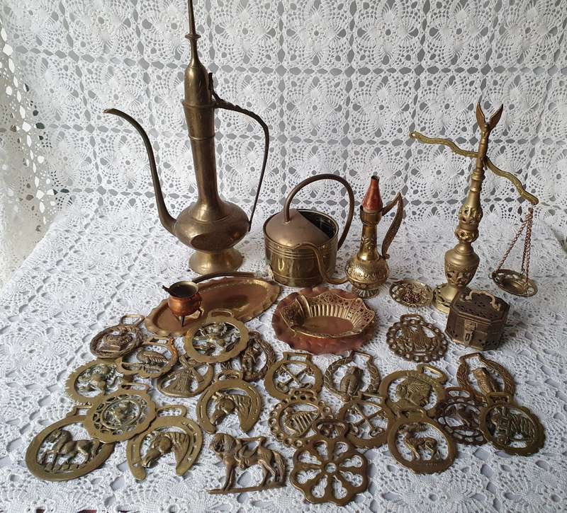 Brass - Vintage Large Brass Bundle ( Damaged Pieces ) was sold for 370. ...