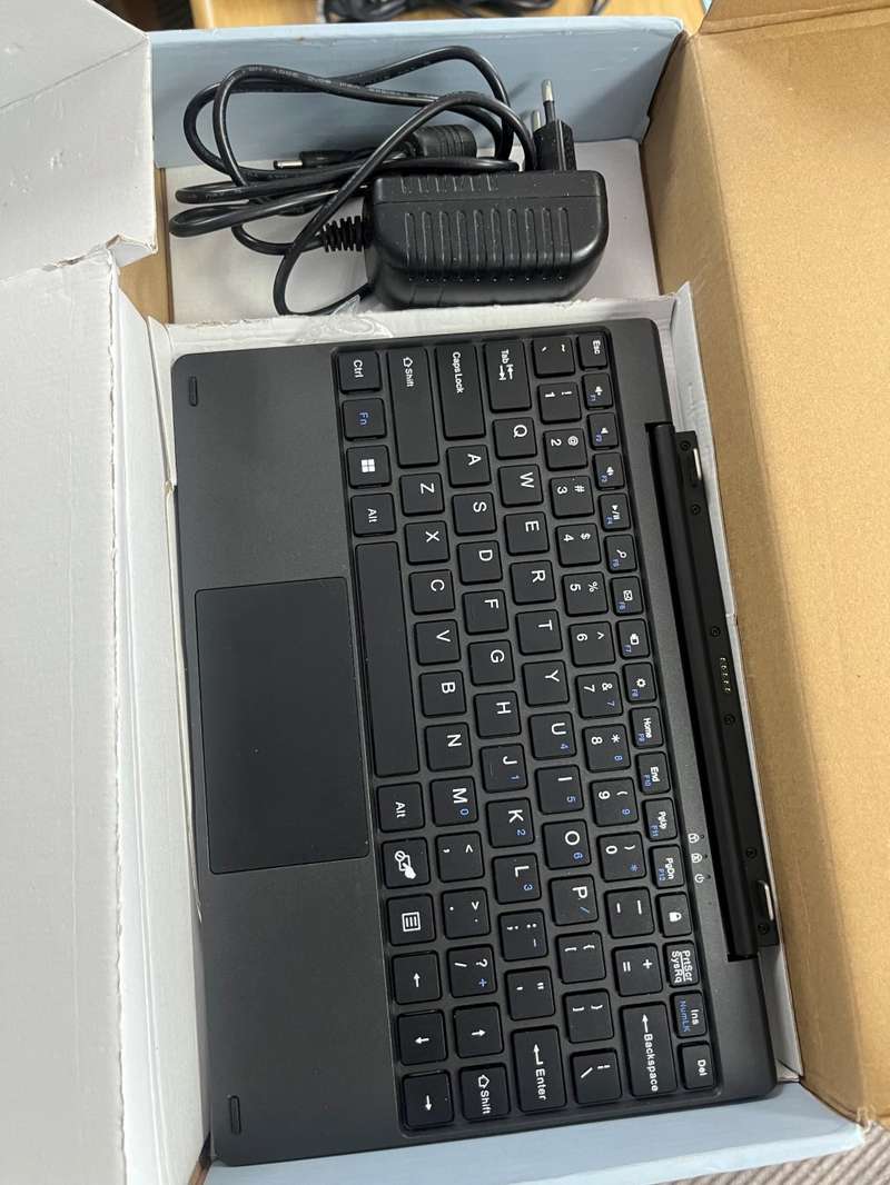 Devices - Mecer Xpress Executive MW10Q17-LTE 10.1-inch HD 2-in-1 Tablet ...