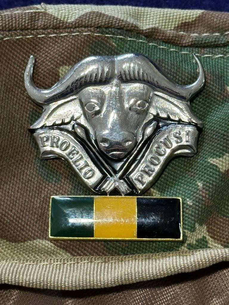 Headgear - 32 Battalion Camoflage Beret - Buffalo Badge and Infantry ...