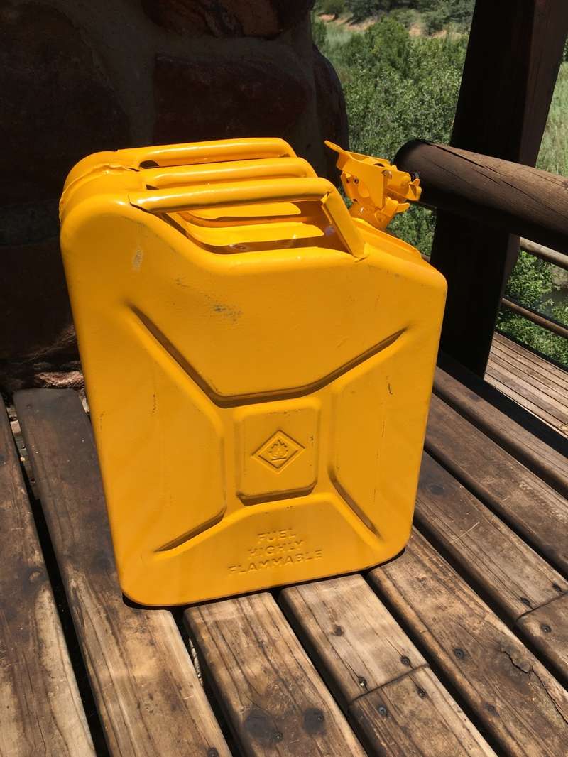 Other - Metal Jerry can (Used) 20L for sale in Ellisras (ID:622303466)