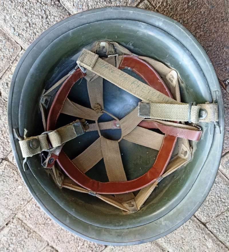 Kit - SADF hard Metal Helmet (Staaldak) complete with inner and ...