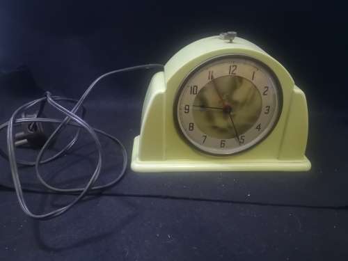 Electrical Clocks - Green Bakelite electrical clock - not working was ...