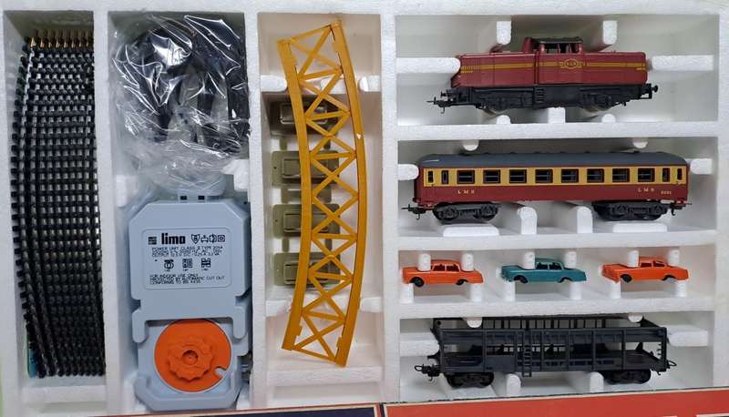 Train Sets - LIMA SAR Train Set (Locomotive with 2 coaches and Bridge ...