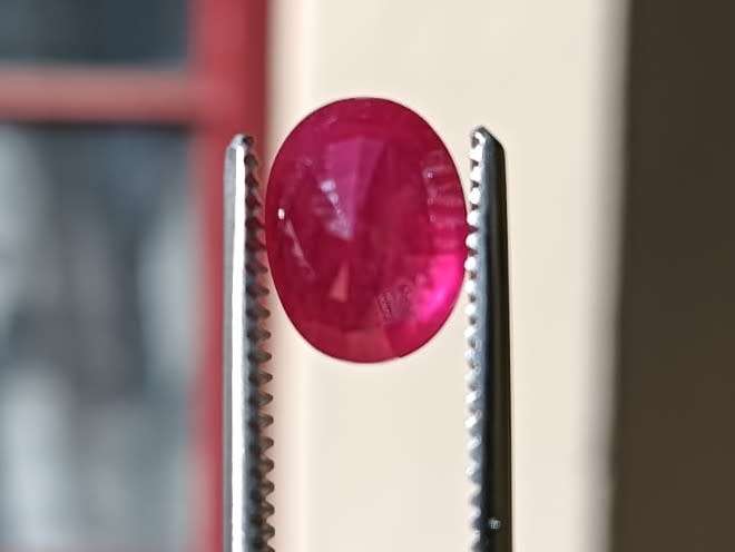 Rubies - GISA CERTIFIED BLOOD RED 4.55CT RUBY GEMSTONE - UV STRONG RED ...