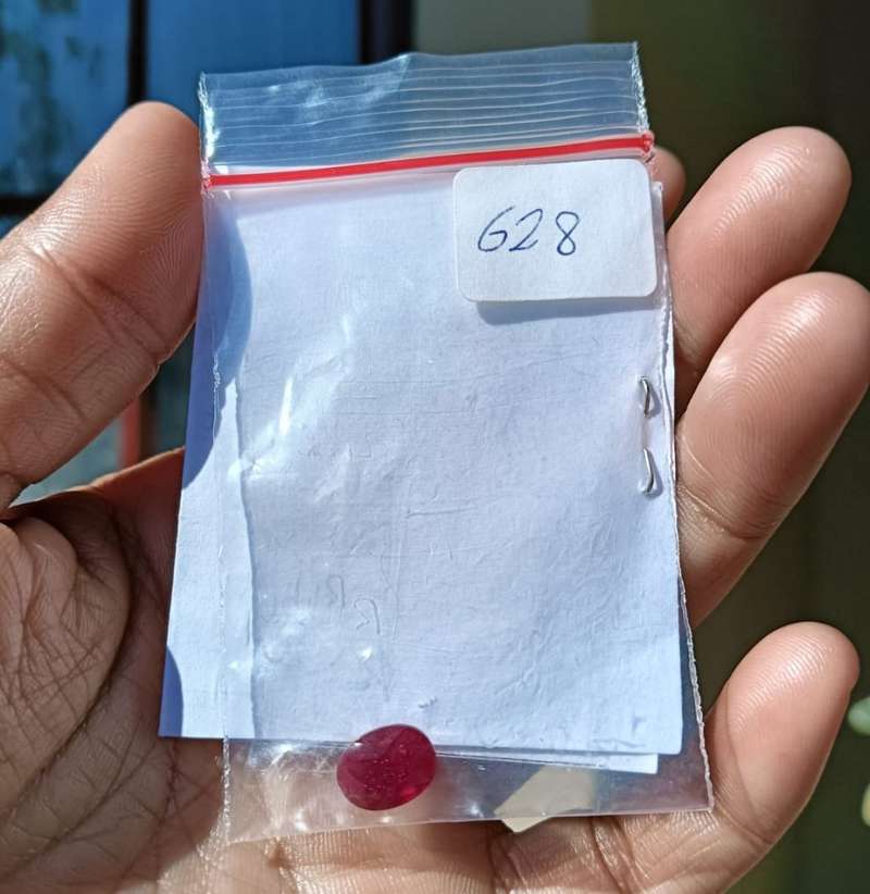Rubies - GISA CERTIFIED BLOOD RED 4.55CT RUBY GEMSTONE - UV STRONG RED ...