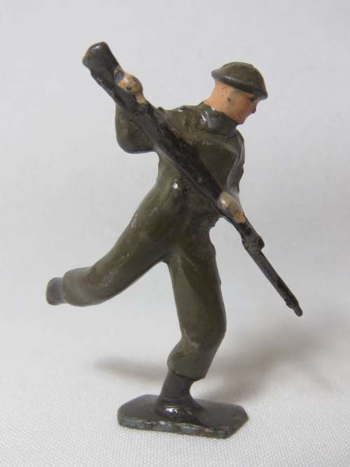 Vintage Toys - WW2 British lead soldier with stabbing rifle for sale in ...