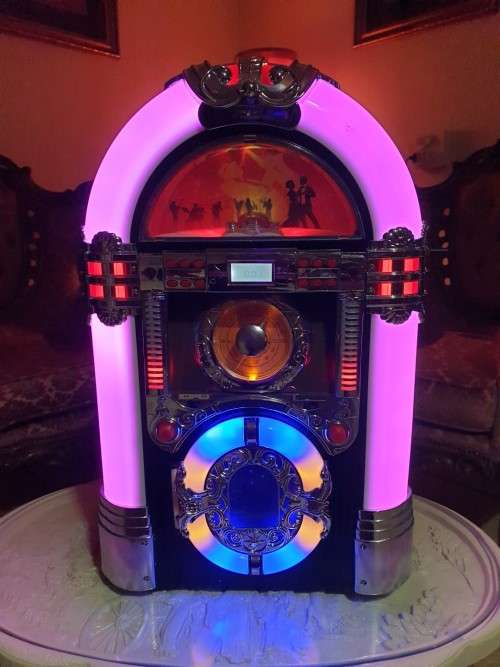 Other Antiques & Collectables - Stunning tabletop Jukebox ( About 52 cm ...