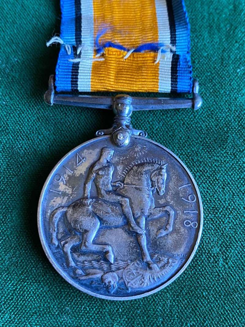 World War 1 - WW1 WAR MEDAL (SILVER FULL SIZE) AWARDED TO PTE. C.R ...