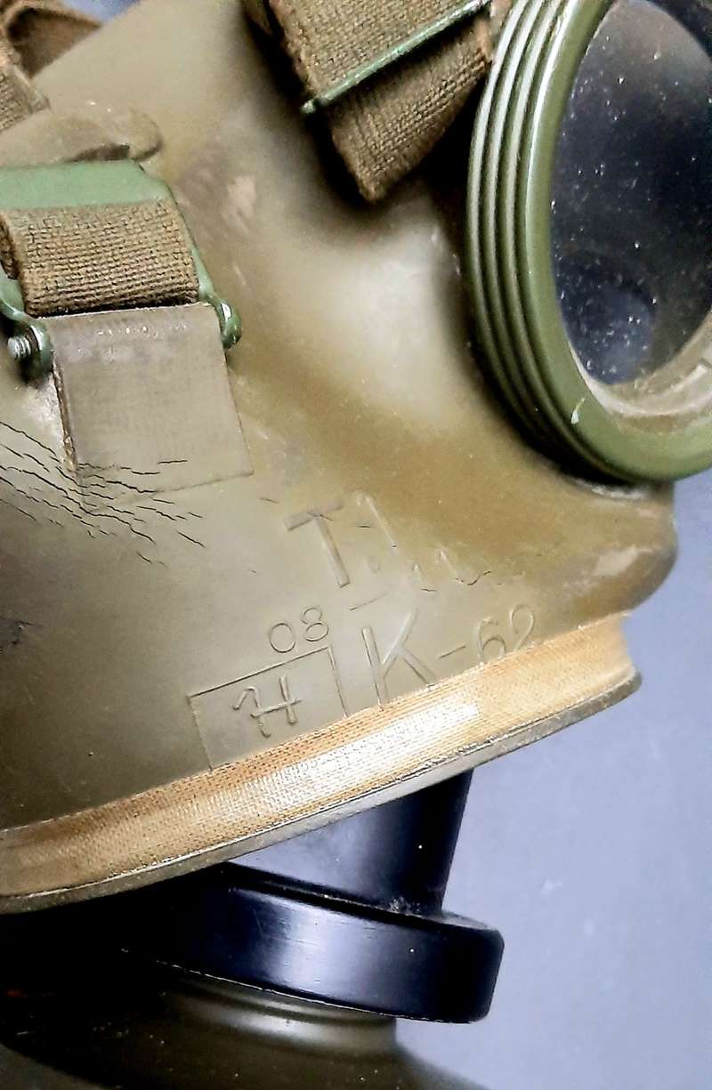 Kit - **1960s Rhodesian Army/ SADF : K62 Gas Mask w/ Webbing Bag ...