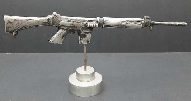 Other War Memorabilia - **Rhodesian Bush War: FN FAL Rifle Cast Desk ...