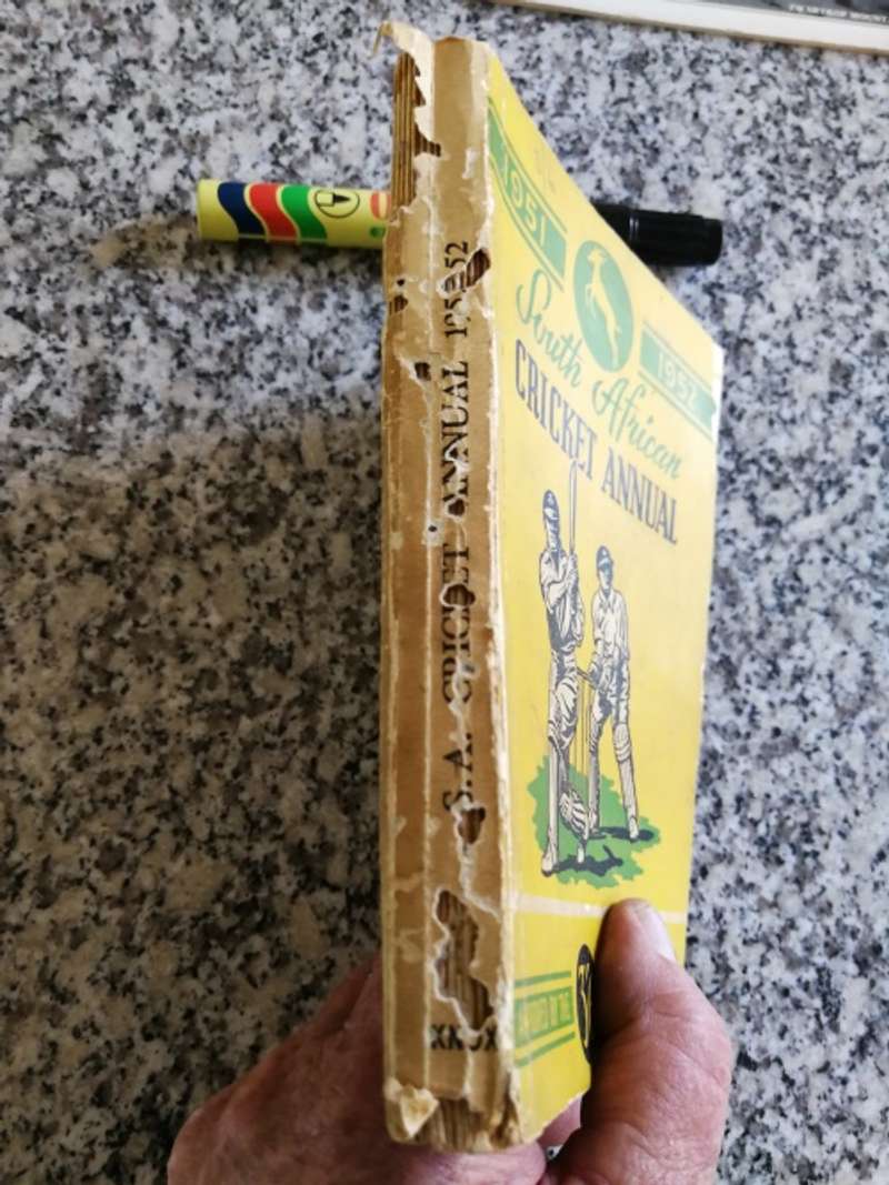 Cricket - SOUTH AFRICAN CRICKET ANNUAL 1951 / 1952 SIGNED BY GEOFFREY A ...